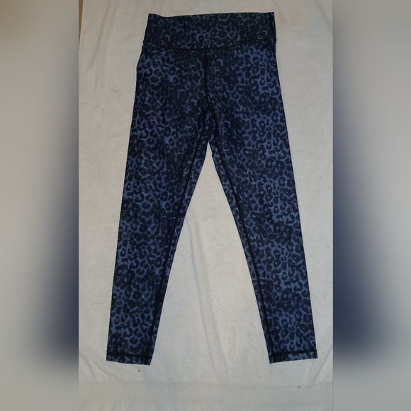 Zyia Active | Pants & Jumpsuits | Zyia Active Stone Leopard Scrunchy ...